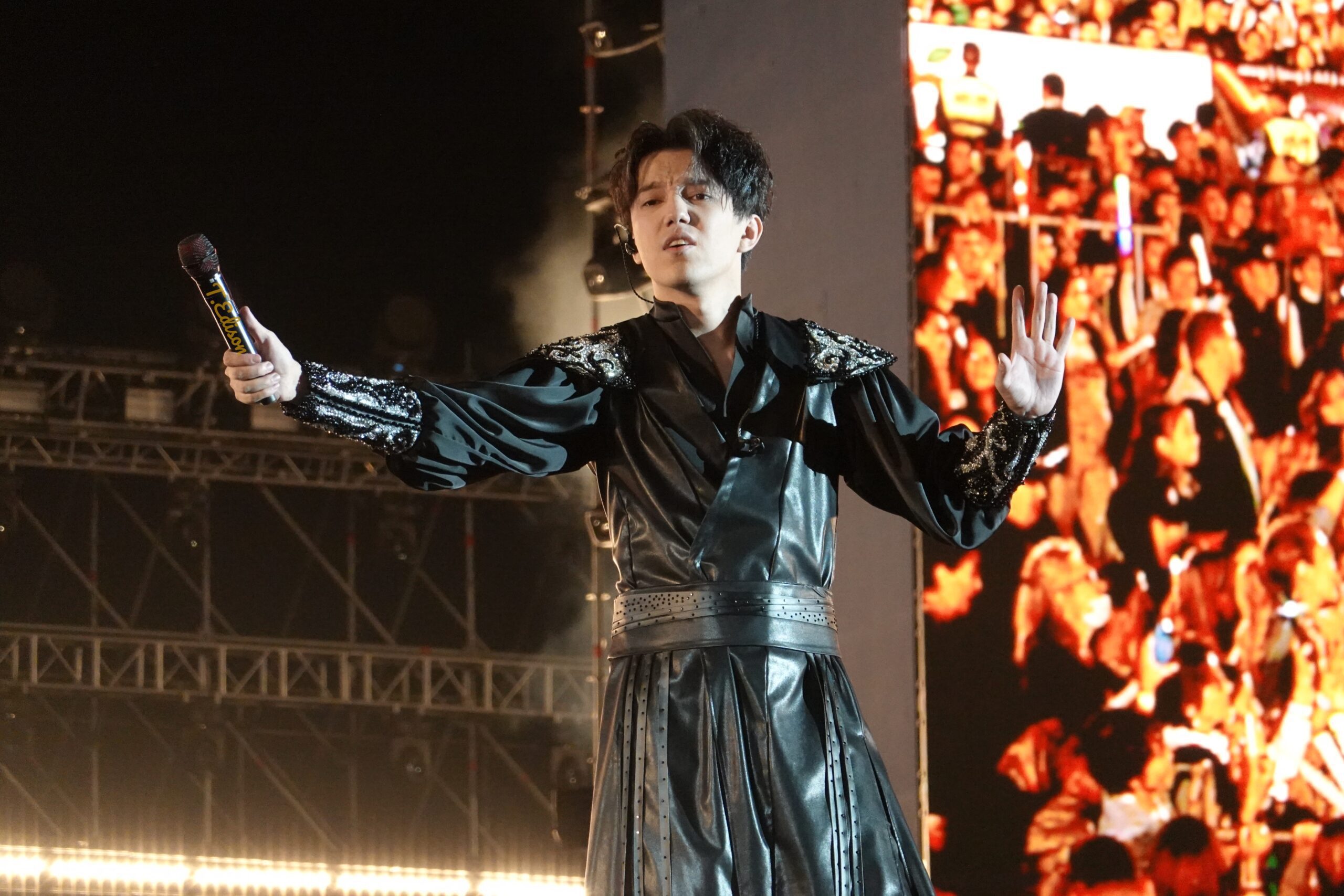 Dimash Qudaibergen in Almaty. Stranger 2022 Dimash Universe