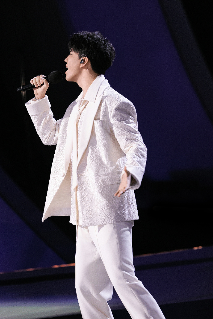 Dimash sang at the New Year Concert in Chengdu - Dimash Universe